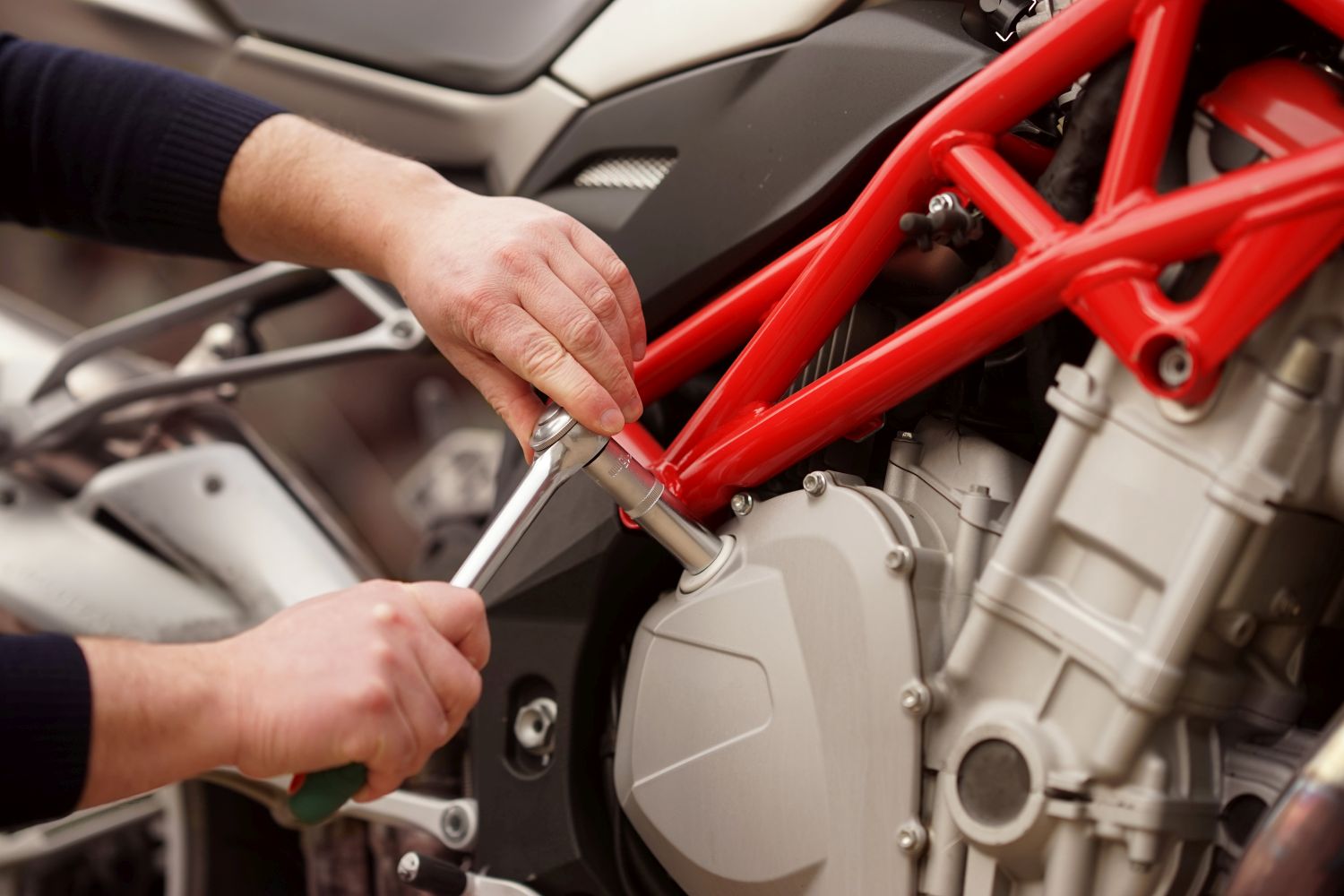 Advanced Wrenching Techniques: Tricks for Difficult Bolts and Nuts ...